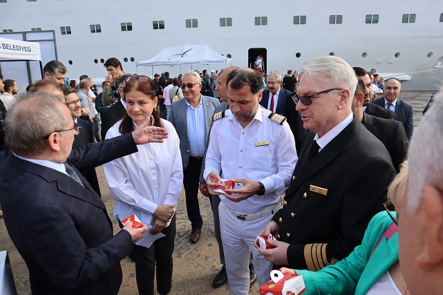 Rus kruvaziyer gemisi Astoria Grande Samsun'da - Güncel - Gazete Gerçek Rus kruvaziyer gemisi Astoria Grande Samsun'da - Güncel - Gazete Gerçek